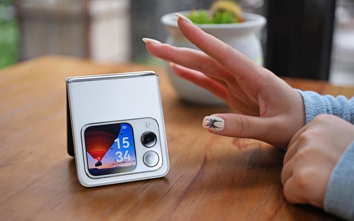 华为nova Flip体验：售价5288元起、行业最薄小折叠屏手机有多特别 - 知乎