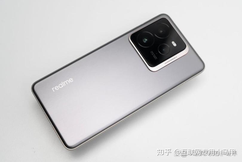 真我GT8 Pro部分参数出炉，2K直屏+2亿潜望镜，GT7 Pro降价 - 知乎