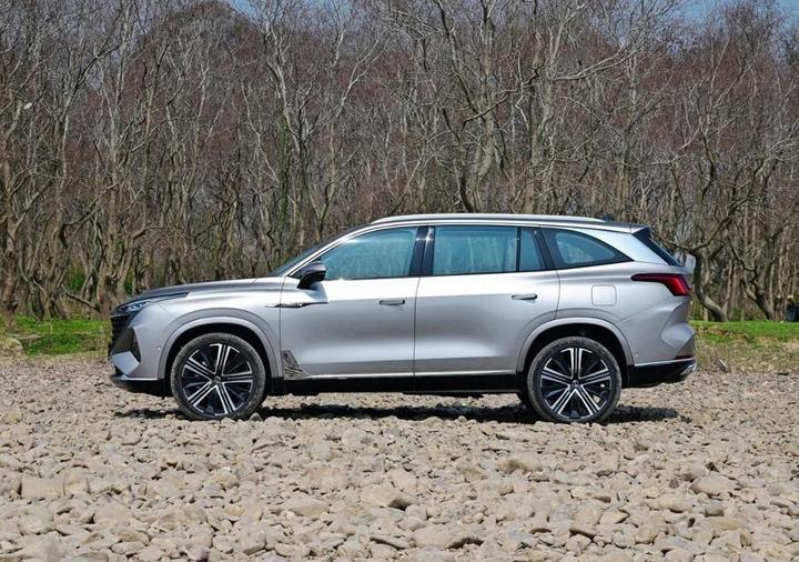 价格对标CR-V，轴距超2.9米，自研2.0T+9AT，荣威RX9渐入佳境 - 知乎
