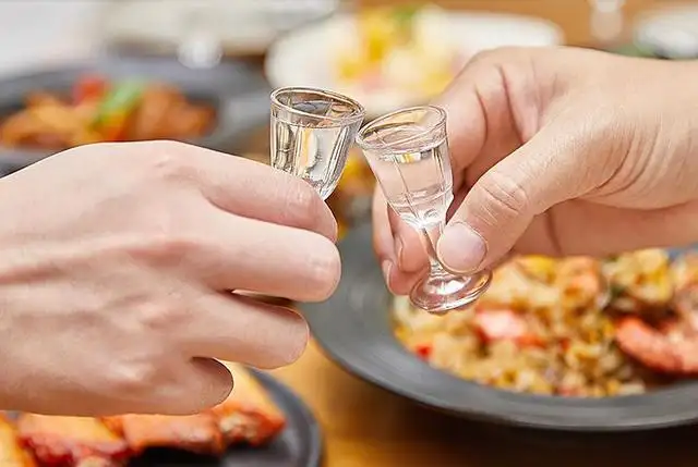 喝酒真的伤身吗,为何有的人天天喝身体还是非常好? 知乎