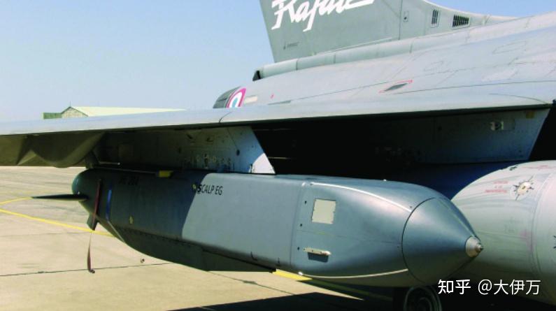 快乐又来了！歼轰-7A2携带中国版JASSM首次亮相，这款导弹为何令人如此振奋？ - 知乎