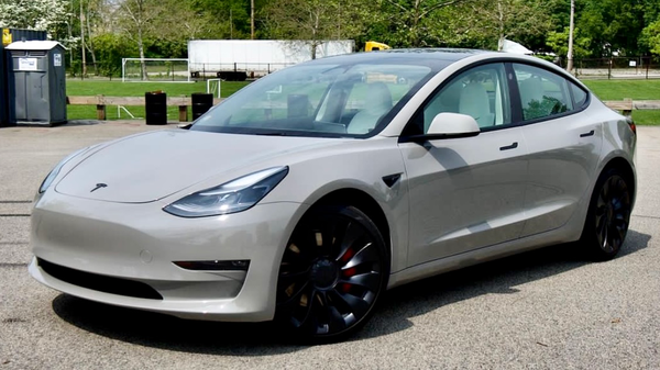 全新前脸+HW4.0已坐实，新Model 3价格可能跌破20万元？ - 知乎