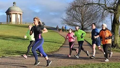每周五公里的Parkrun，就这样席卷了全世界！感受一场比赛，比参加一场比赛更重要 - 知乎