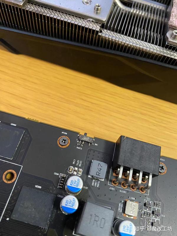 揭秘显卡静音高频率强大性能游戏不卡的秘密！300元8G矿渣RX590实测拆解结果惊人！ - 知乎