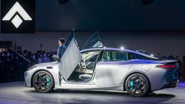 花里胡哨的开门方式，这辆广汽埃安Hyper GT能打赢特斯拉Model 3？ - 知乎