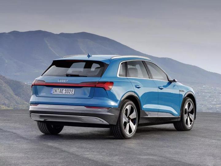 三款电动SUV鏖战：奥迪e-tron 、奔驰EQC、特斯拉Model Y - 知乎