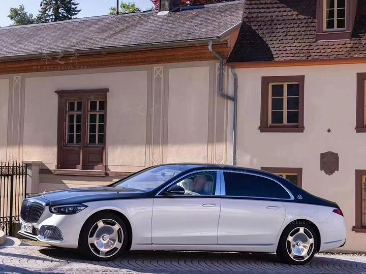 22款迈巴赫S480升级迈巴赫S680大饼 原厂20寸轮毂 原厂冰箱 - 知乎