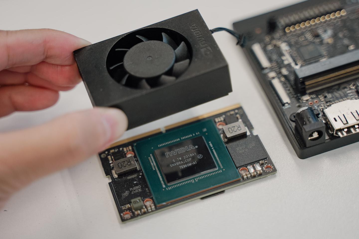 实测NV Jetson显卡能不能玩游戏，以及零代码开发聊天AI... - 知乎