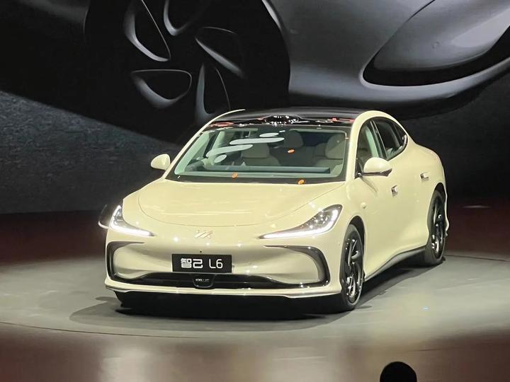 智界L6 19.99万起！智己汽车：我不过了，你们也别过了！ - 知乎