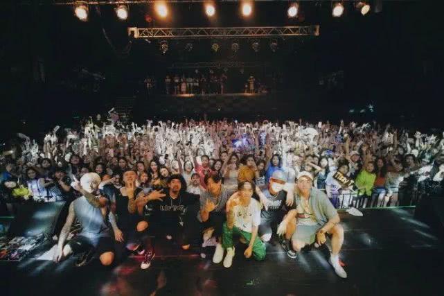 其实 早在17年Tizzy T就不是你的男孩了 - 知乎