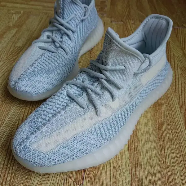 Yeezy 350 九月两双新配色实物再泄露，“CITRIN”满天星多角度曝光！ - 知乎