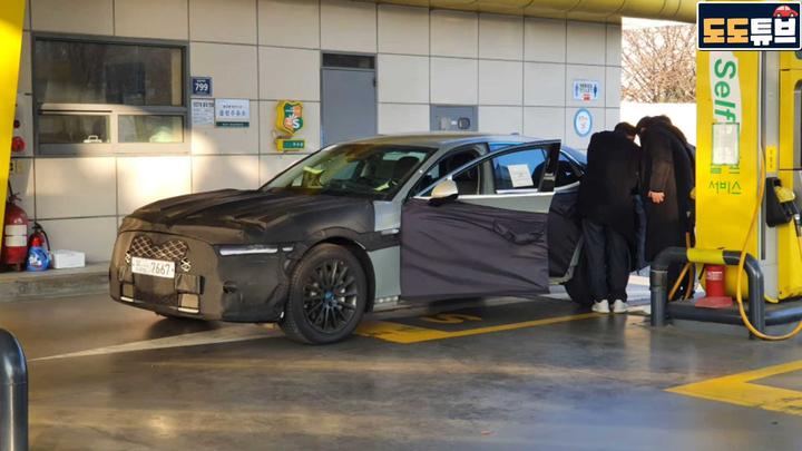 旗舰再进化，下一代Genesis G90谍照首次曝光 - 知乎