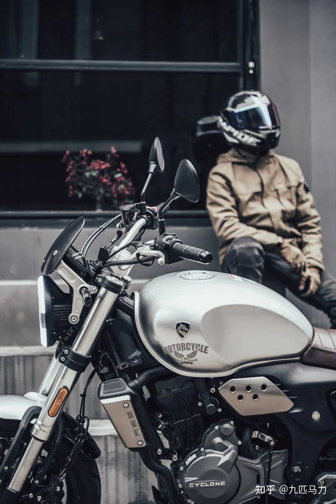 英伦复古再进化——赛科龙RE560静态解读 - 知乎