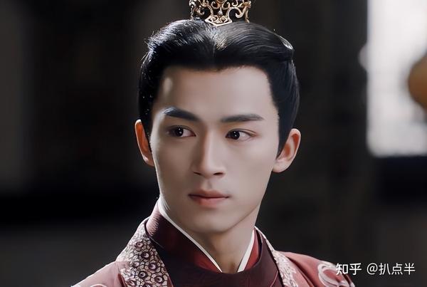 王星越霸屏，00后“小孩哥”太绝了：随便哪个都比金莎男友强？ - 知乎