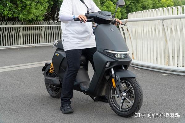 更帅更强更有诚意｜九号机械师Mmax110新国标电自天花板 - 知乎