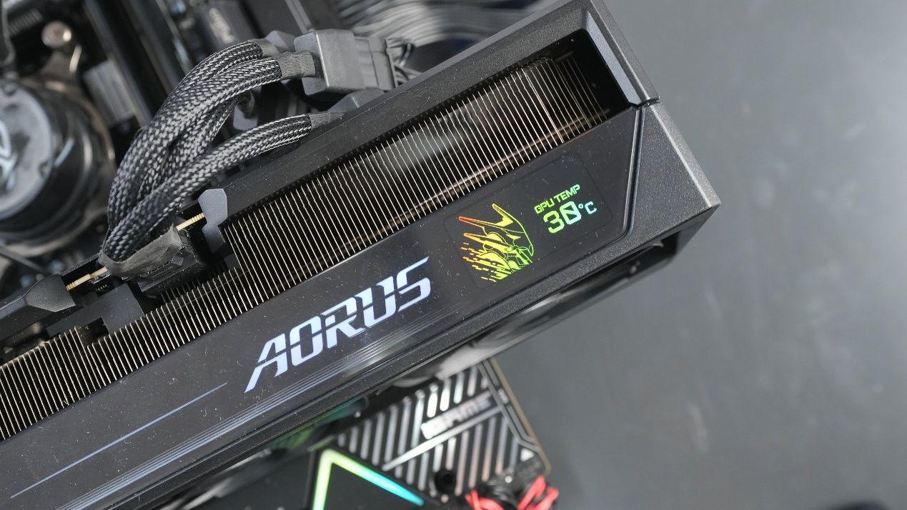 DLSS4+液金硅脂！技嘉RTX 5090 D超级雕MASTER ICE评测 - 知乎