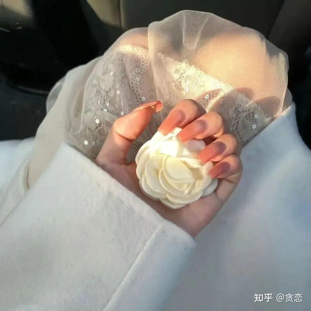 热爱生活的小众文案” 知乎