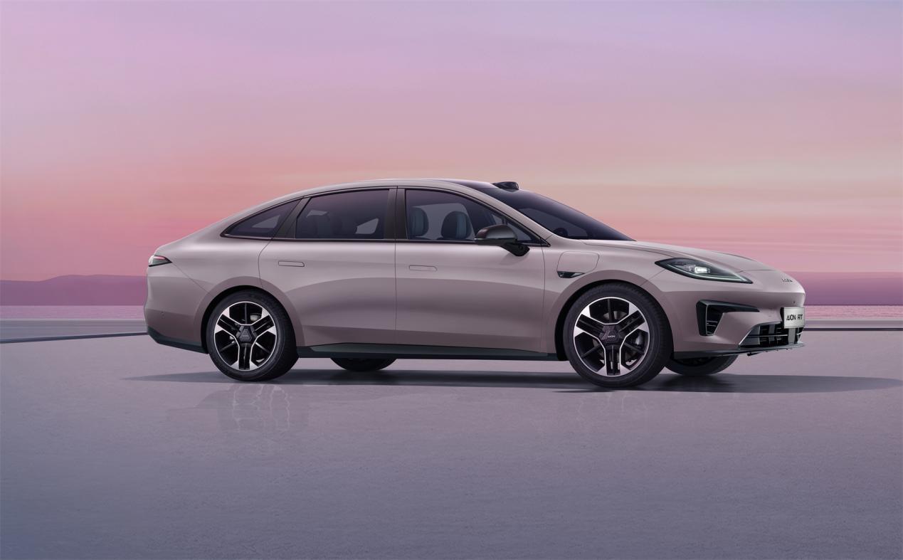 高颜值/高阶智驾，AION RT开启预售，11.98万元起 - 知乎