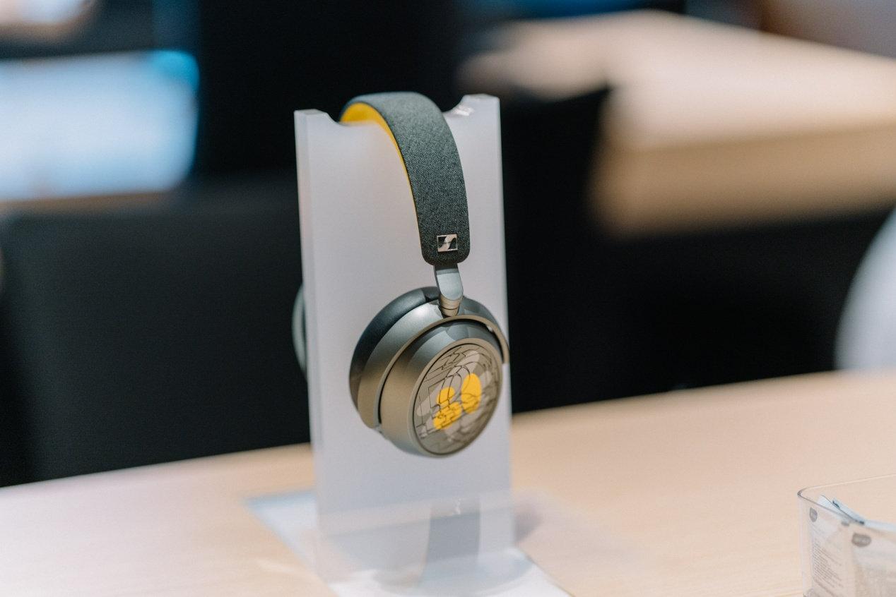 与森海塞尔HD 414设计灵感跨世纪对话， MOMENTUM 4无线耳机颜值升级 - 知乎