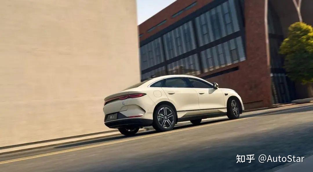 比亚迪秦L EV vs 小鹏M03，12万级别的纯电对决 - 知乎