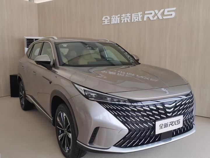 迎合别人还是取悦自己，全新荣威RX5和CS75 PLUS应该怎么选？ - 知乎