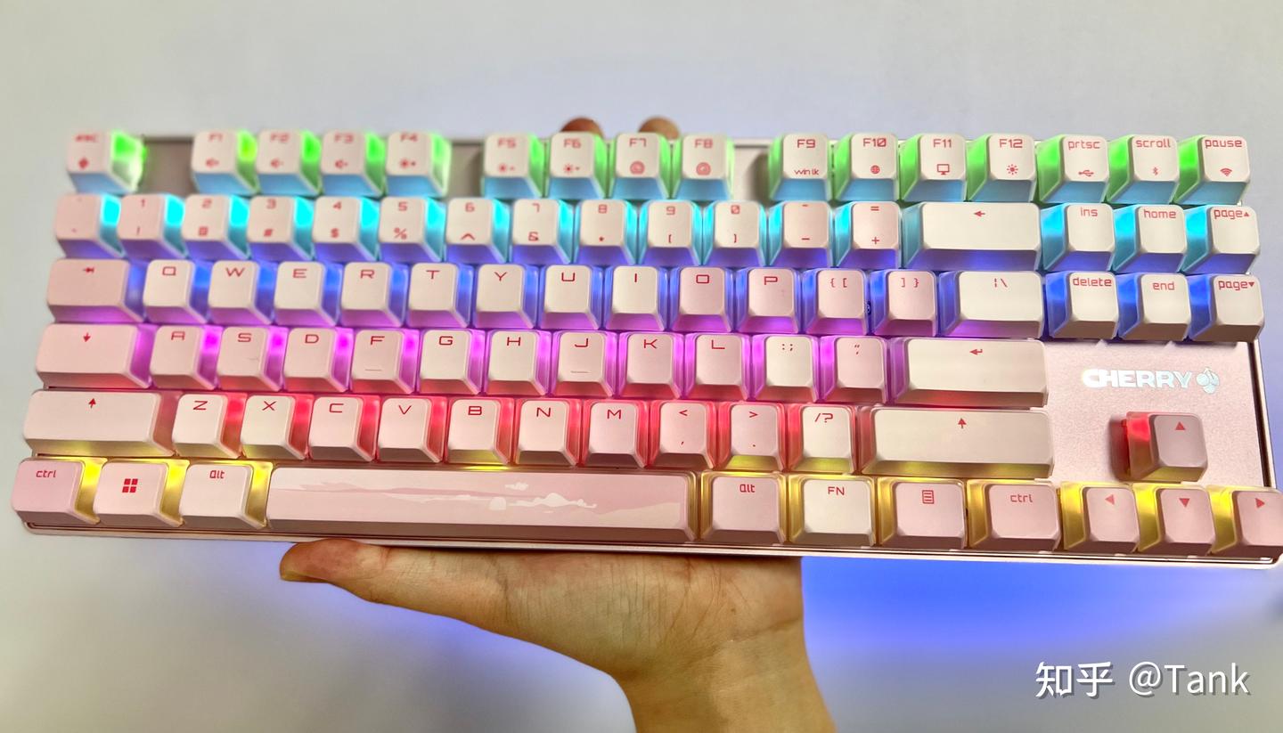 不同配色有不同的灯光效果，颜值即正义——Cherry MX8.2 XAGA 耀石系列开箱测评 - 知乎