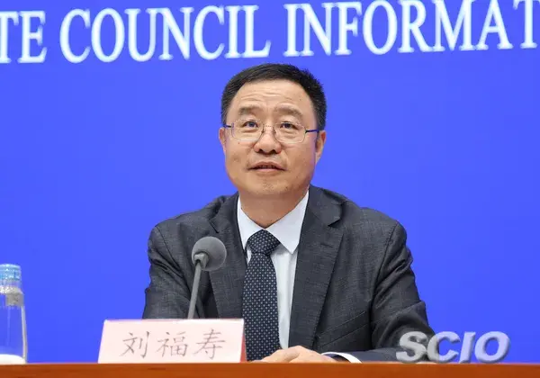 三年来CBIRC首席首次更迭：定了两位，还有一位虚位以待 - 知乎