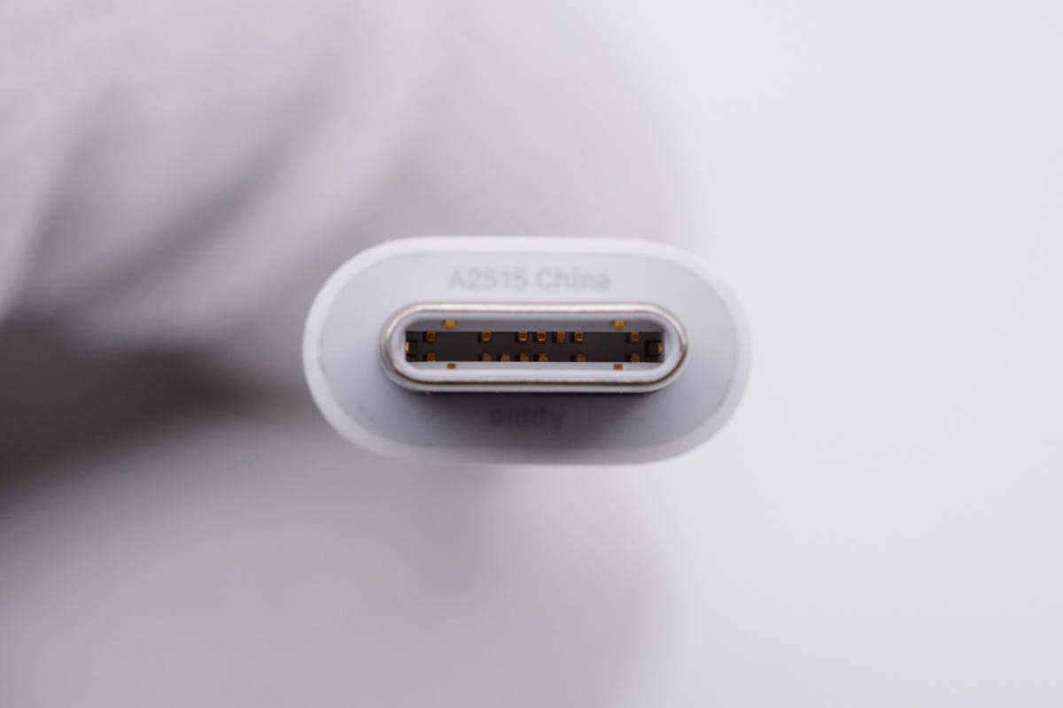 拆解报告：Apple Watch ultra原装磁吸无线充电器A2515 - 知乎