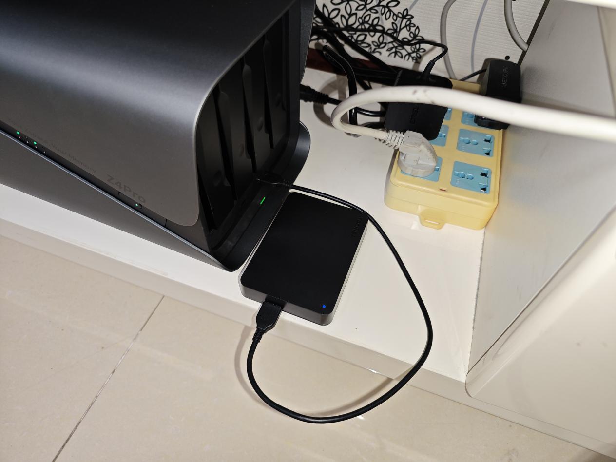 极空间Z4Pro评测：电视测评大V的第一款智能电视友好型NAS - 知乎