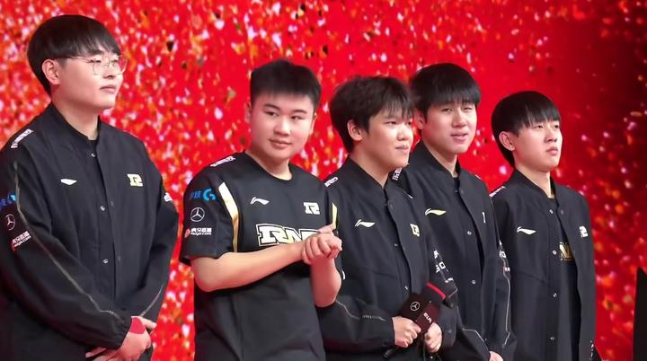 RNG狮子大开口？LPL转会期离奇爆料：WEI租借半年，就要八九百万 - 知乎