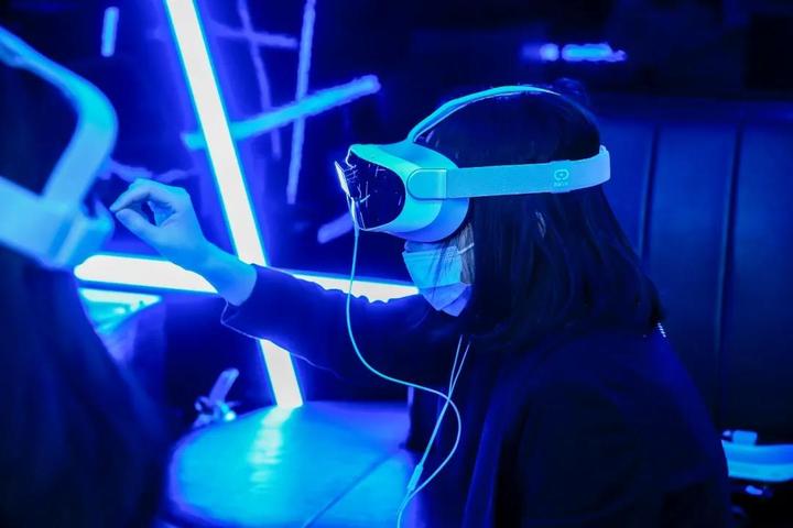 在VR虚拟世界里参加顶级黑客大会DEF CON是一种怎样的体验？ - 知乎