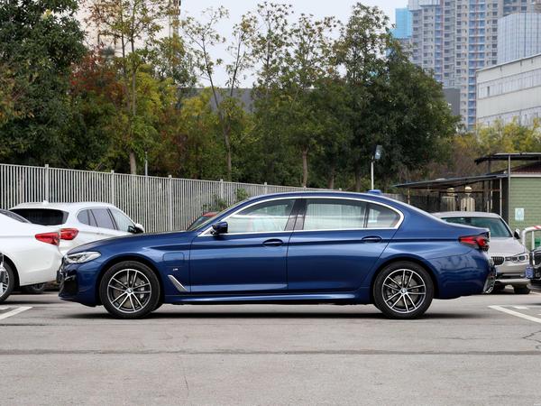 豪华和节能并存 宝马5系新能源厂商指导价49.99-53.69万元 - 知乎