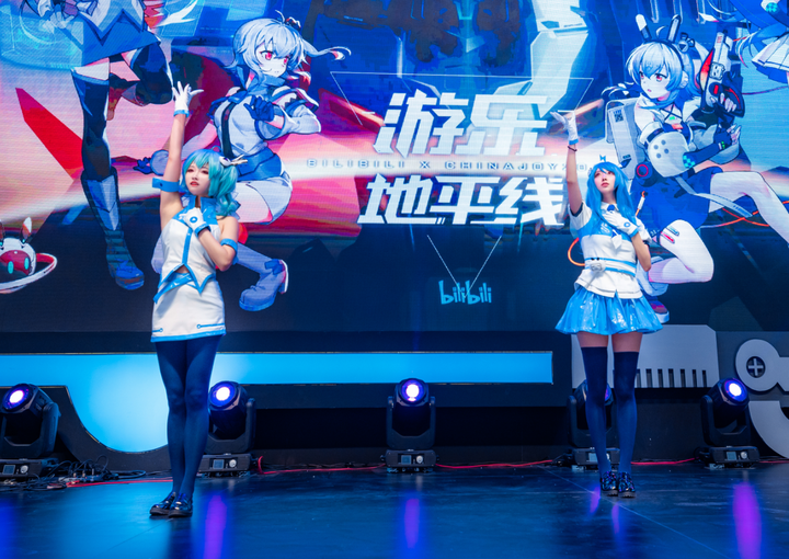 她是B站御用Coser，CJ亮相惊艳无数宅男，纷纷打听联系方式 - 知乎