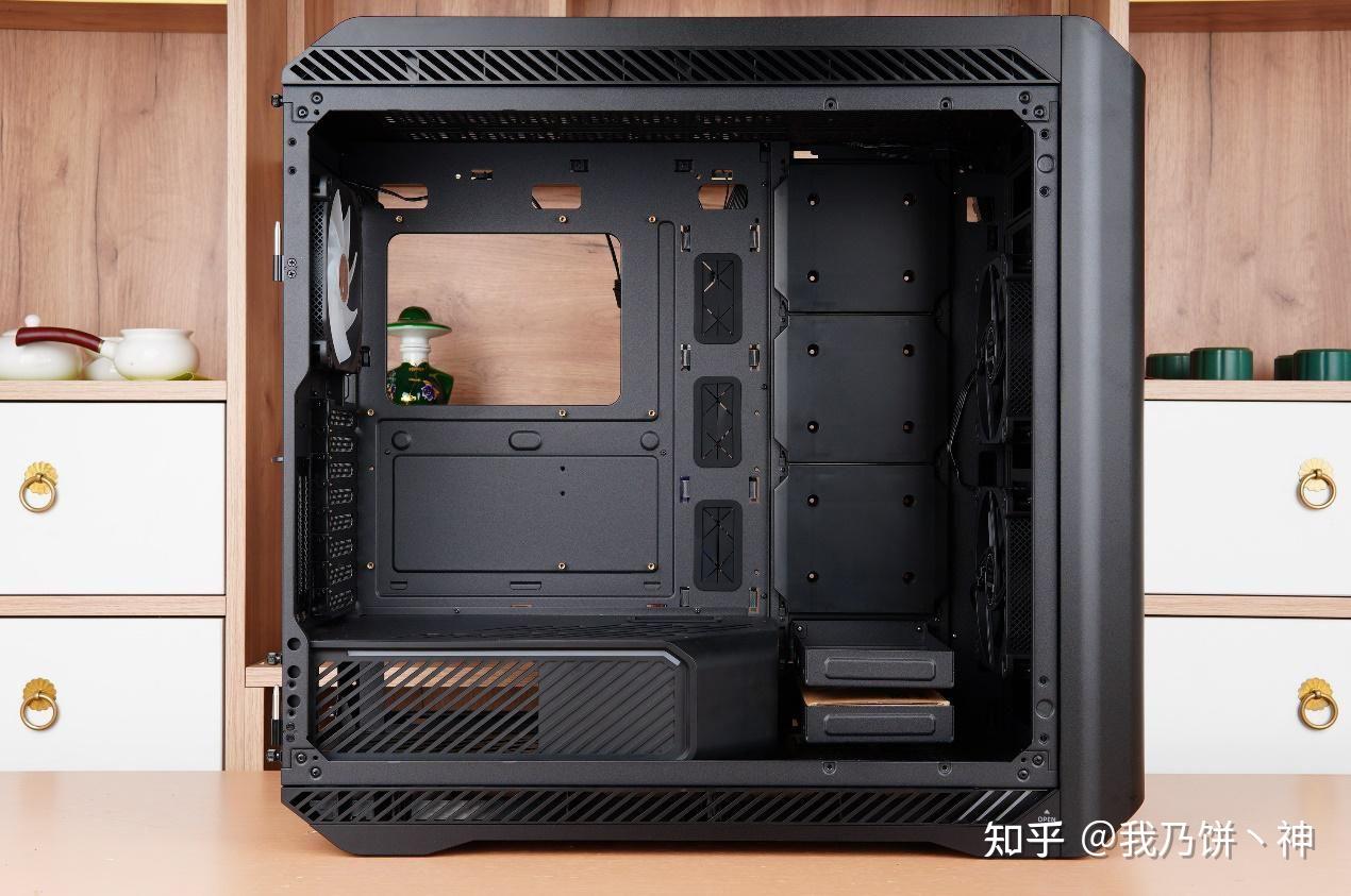 附送多个硬盘架，支持10+硬盘同时安装，乔思伯D500机箱评测 - 知乎