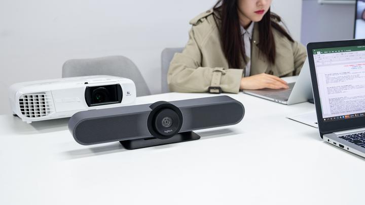 4K超清，一体远程会议摄像头，罗技CC4000e开箱评测 - 知乎