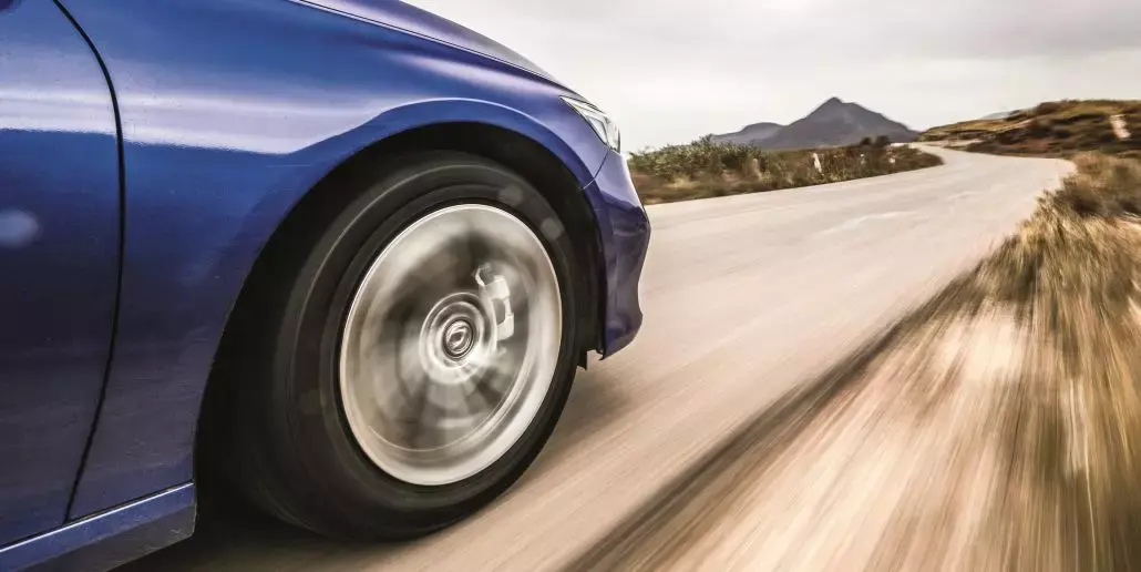 朝阳SU319&RP76吊古寻幽 | 《汽车族》测评 - 知乎