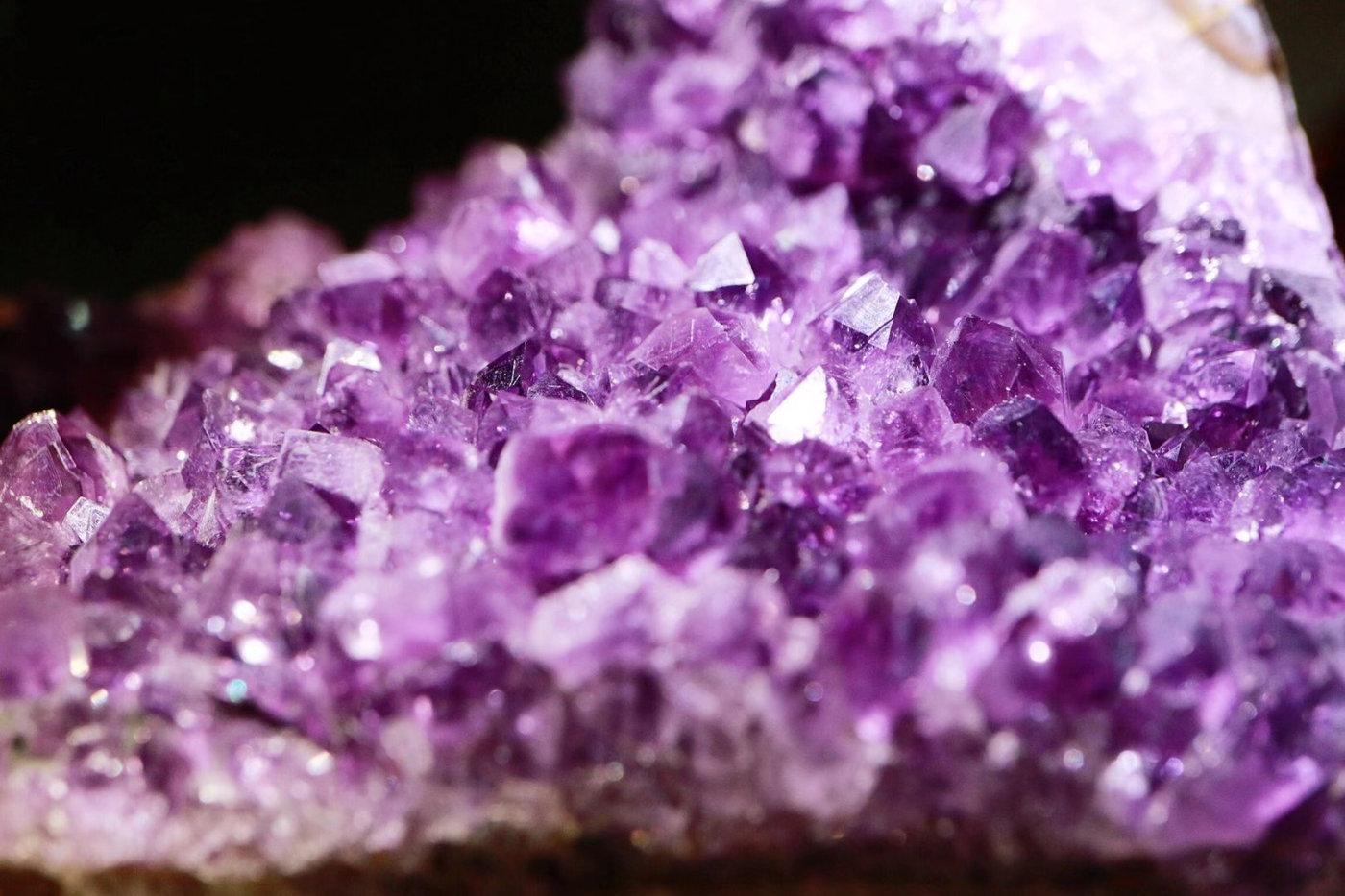 The different forms of amethyst clusters in Uruguay, why is the ...