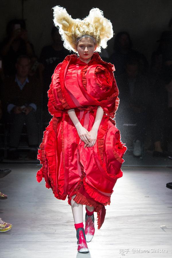 Comme des Garcons 2015 SS Roses and Blood - 知乎