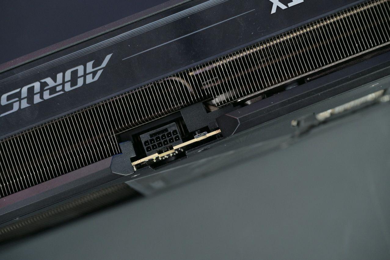 DLSS4+液金硅脂！技嘉RTX 5090 D超级雕MASTER ICE评测 - 知乎