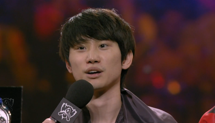 斗鱼S9：FPX夺冠Doinb直播间瞬间爆炸，粉丝送礼刷屏表达喜悦 - 知乎