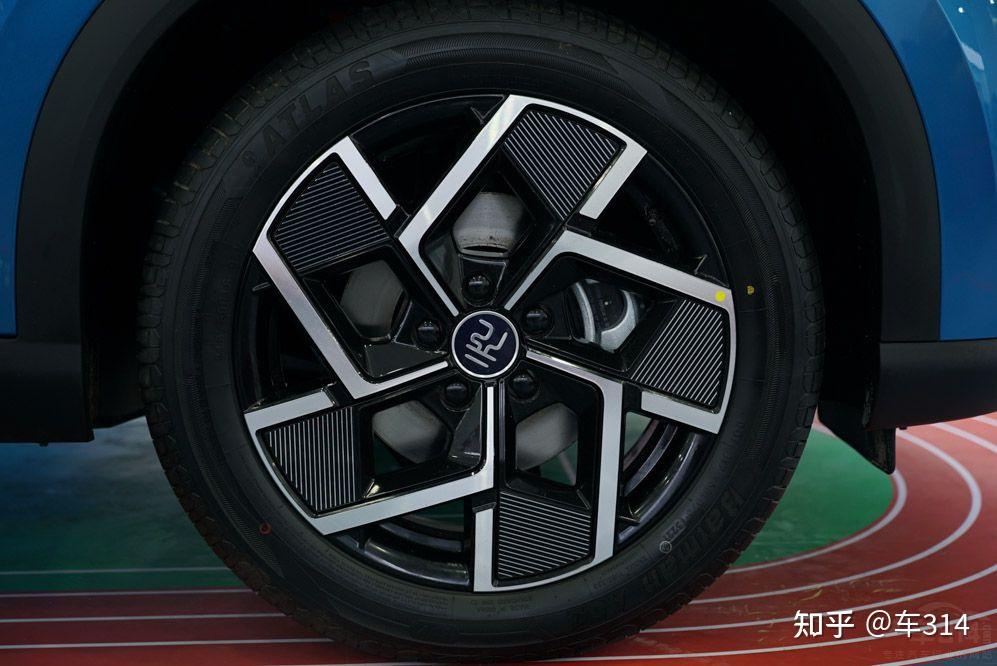 比亚迪元PLUS卖爆了！但小鹏G3i真的毫无招架之功？ - 知乎