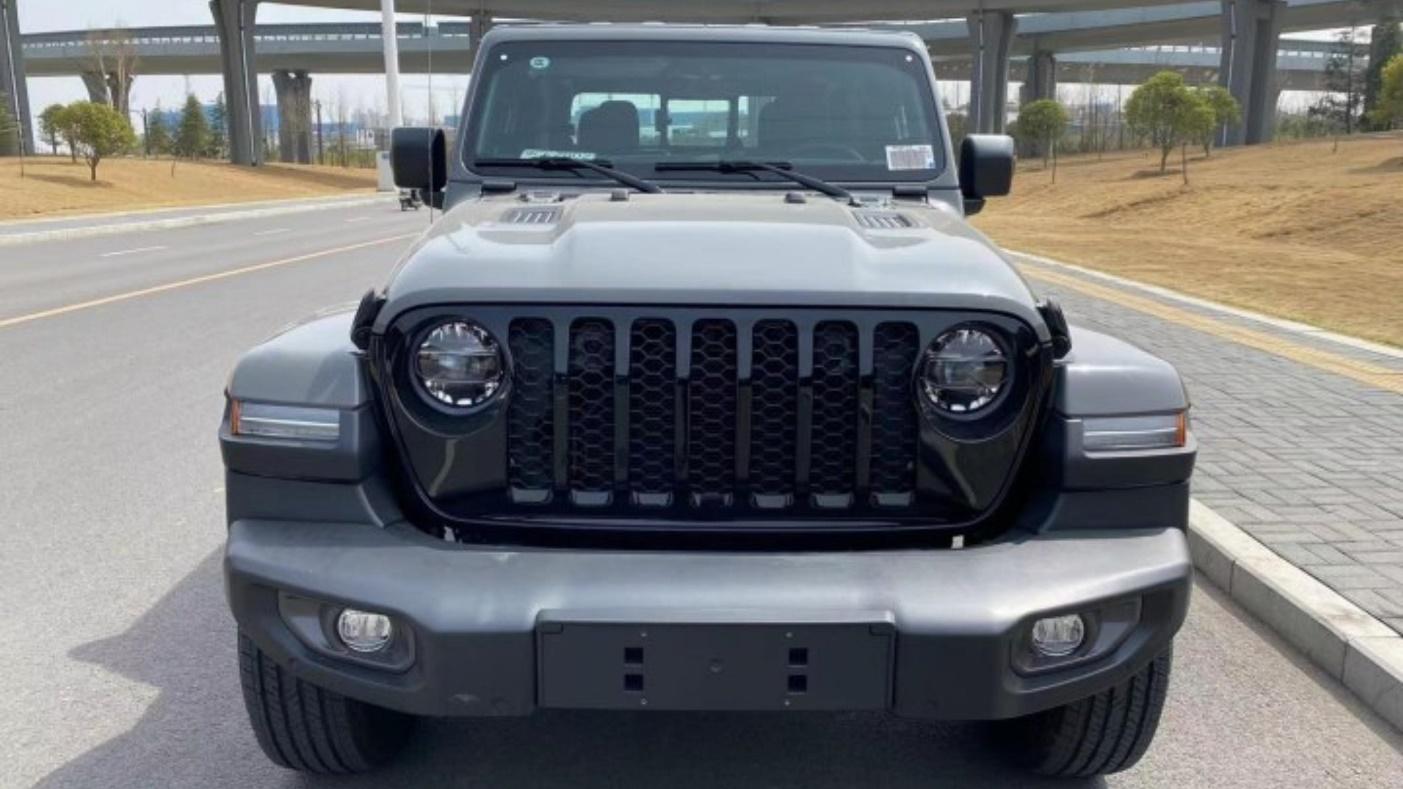 40万元内买准新Jeep角斗士，配3.6L+8AT，开14年报废也值？ - 知乎