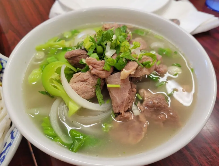 Vientian Cafe | 今天带大家去一家东南亚咖啡馆，挑战“生猪肉”！ - 知乎