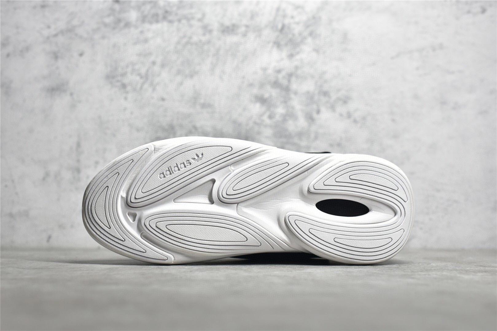 阿迪达斯奥泽利亚 Adidas Originals Ozelia 三叶草缓震运动鞋 - 知乎