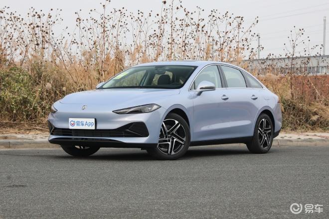 价格同为10.58万元 荣威D7 DMH和比亚迪秦PLUS DM-i如何选 - 知乎