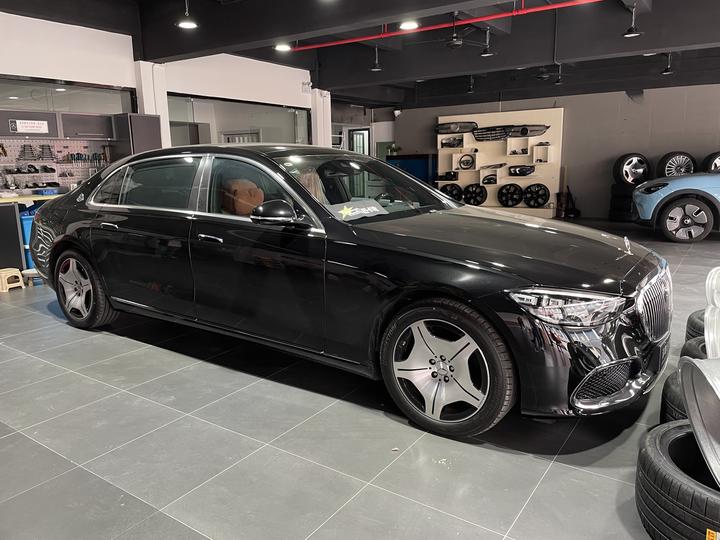 迈巴赫S480提车立马改装，完美享受由此触动，这样改你喜欢吗？ - 知乎