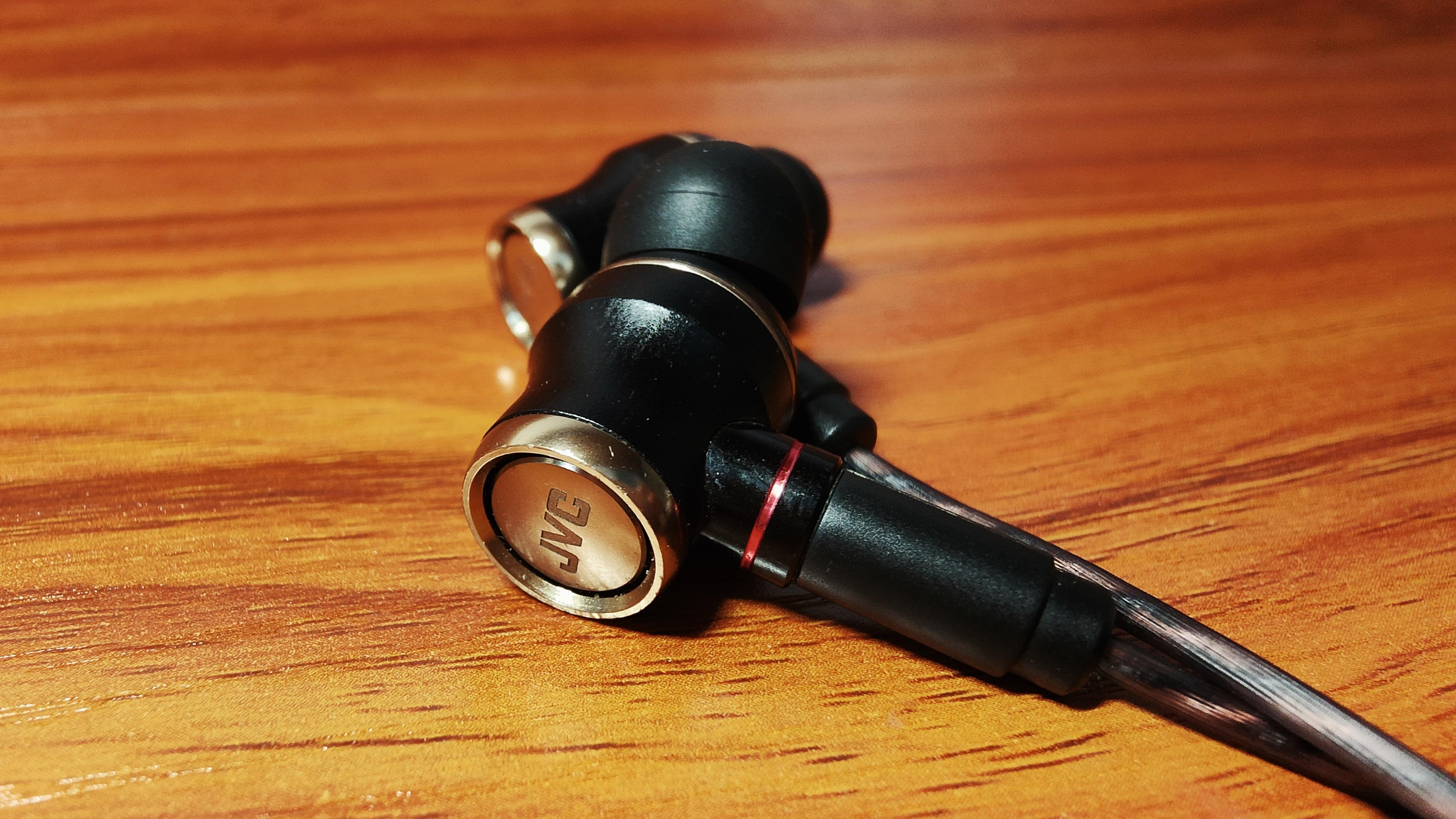 JVC FW1800 流行人声向 - 知乎