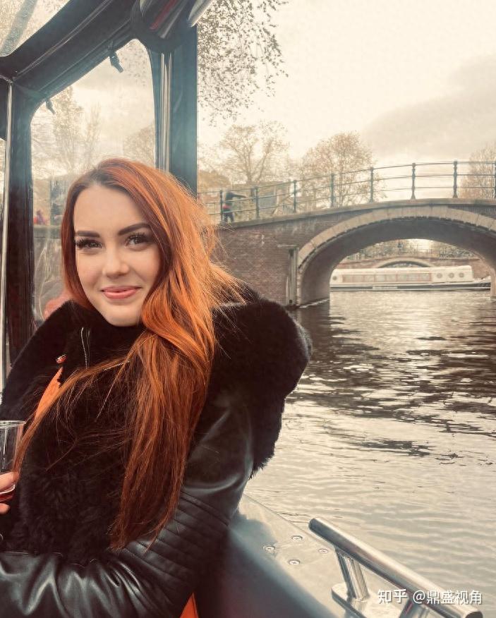 查理·雷德 (Charlie Red)来自捷克共和国的美女 - 知乎