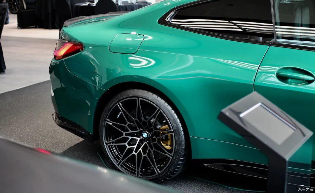 F80、G80两代宝马M3同框，两者选其一，你会怎么选择？ - 知乎