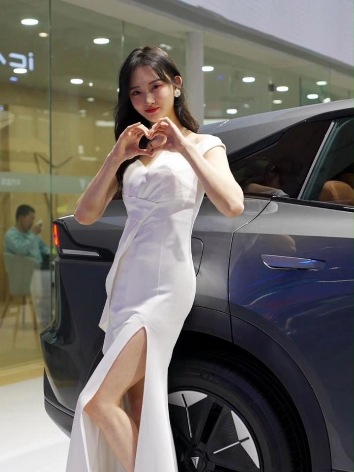 深蓝 L06 上市13.29 万起！磁流变悬架 + 670km 续航卷疯 15 万级纯电轿车 - 知乎